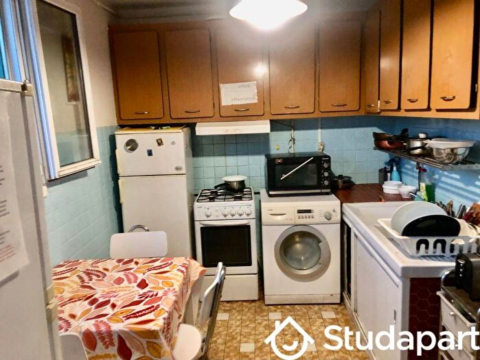 Appartement à louer - Abbaye, Grenoble - 1 pièce - 4 chambres