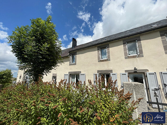 Maison à vendre - Landeyrat - 5 pièces - 4 chambres