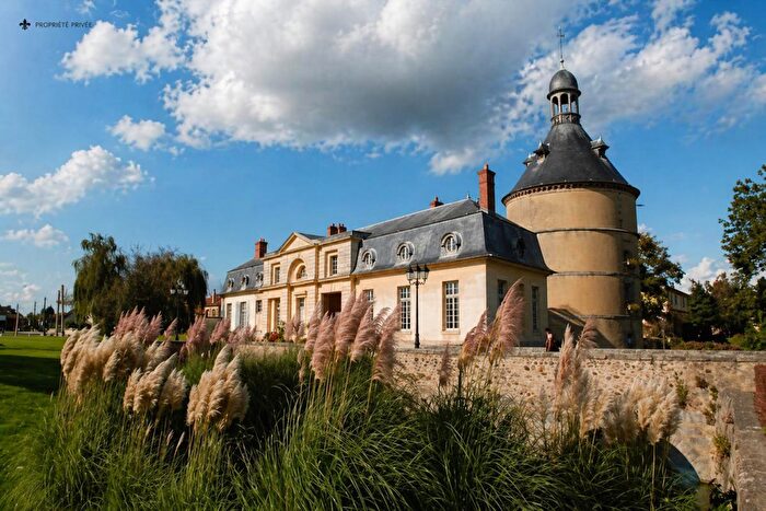 Sainte-Geneviève-des-Bois, Hôtel de Ville : Maison 5 pièces à vendre