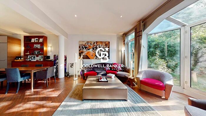 Maison à vendre - Montrouge, Porte de Châtillon - 8 pièces - 5 chambres