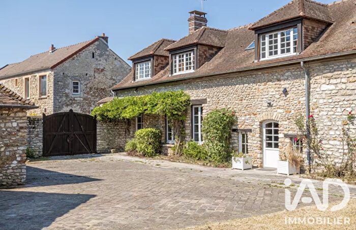 Maison 7 pièces à Saulx-Marchais, à vendre