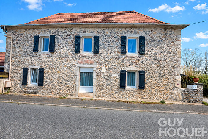 Maison à vendre - Loubieng - 5 pièces - 3 chambres