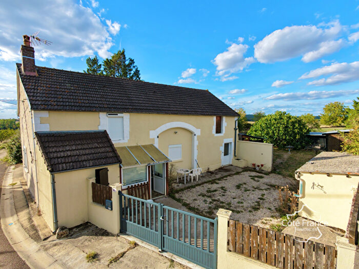 Maison 4 pièces à Andryes, à vendre