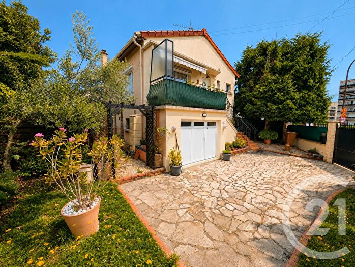 Livry-Gargan, Centre-ville : Maison 4 pièces à vendre