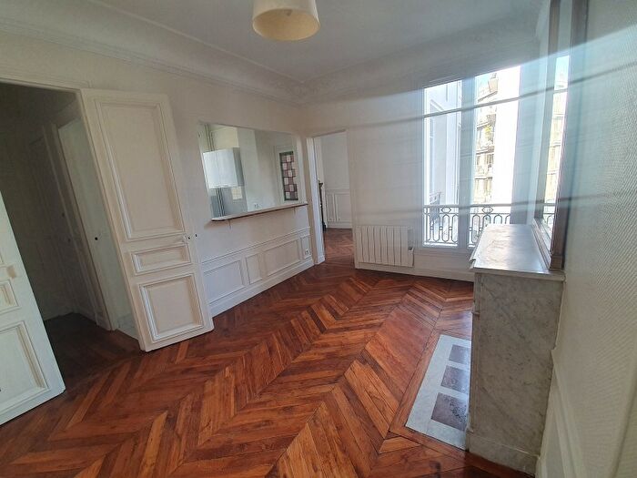 Appartement à louer - Paris e  - 3 pièces - 1 chambre