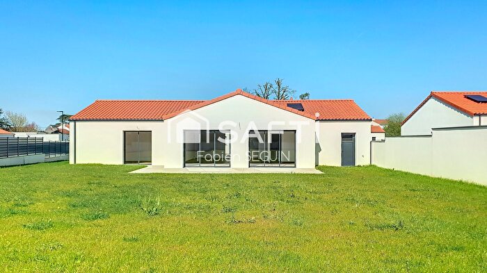 Maison à vendre - Saint-Macaire-en-Mauges - 6 pièces - 4 chambres