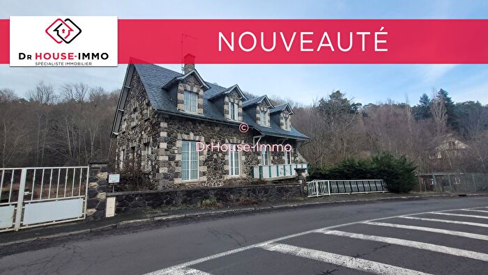 Maison 15 pièces à Murol, à vendre