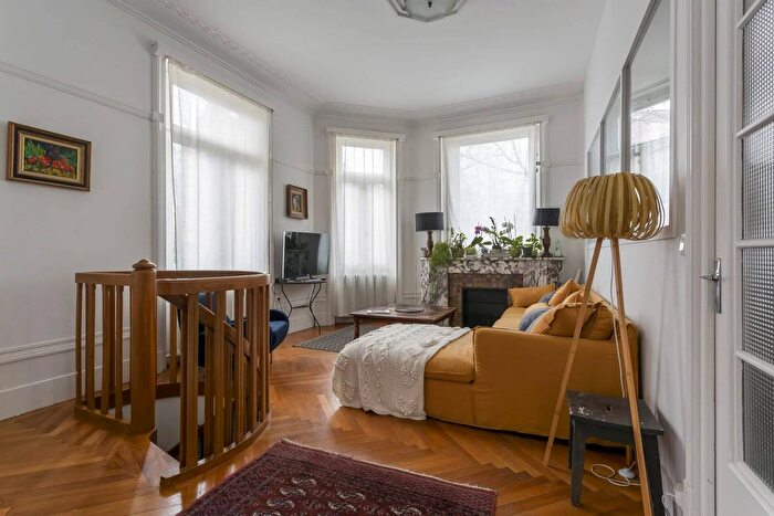 Appartement à louer - Croix Rousse Centre, Lyon ème arrondissement - 5 pièces - 1 chambre