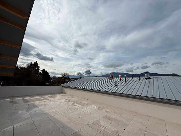 Appartement à vendre - Challes-les-Eaux - 5 pièces - 4 chambres