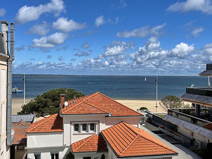 Arcachon, Centre-ville, La Chapelle, Gare : Maison 8 pièces à vendre