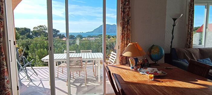 Maison à vendre - Saint-Mandrier-sur-Mer - 7 pièces - 5 chambres