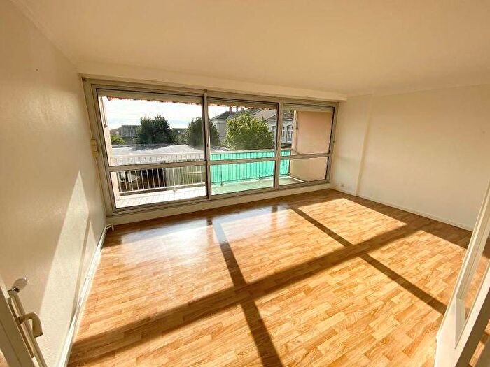 Appartement à louer - Bioux, Mâcon - 4 pièces - 3 chambres