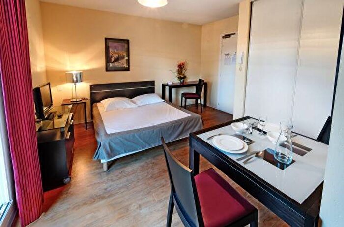 Appartement à louer - Les Combes, Antibes - 1 pièce