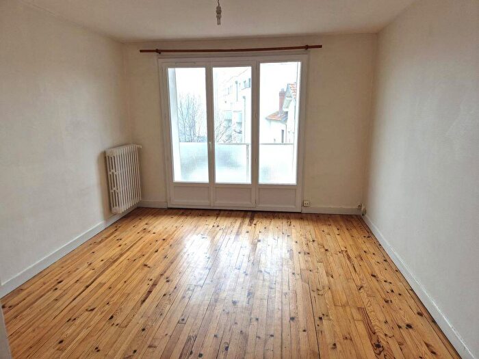 Appartement à louer - LOradou, Clermont-Ferrand - 2 pièces - 1 chambre