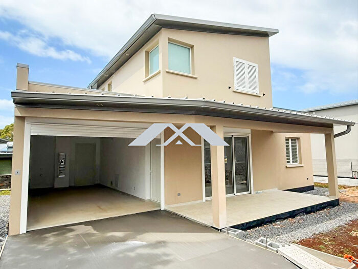 Maison à louer - Saint-Philippe, Centre-ville - 4 pièces - 3 chambres