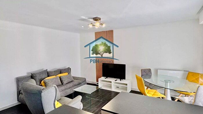 Appartement à louer - Grenouillère-Marnois-Rive de Marne, Noisy-le-Grand - 3 pièces - 2 chambres