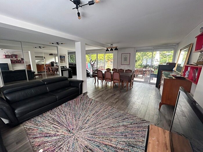 Maison à vendre - Créteil, Val de Brie - 5 pièces - 4 chambres