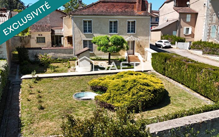Saint-Germain-du-Salembre : Maison 5 pièces à vendre