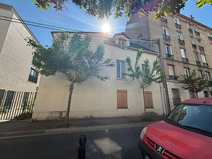 Maison 5 pièces à La Courneuve, Centre-ville, à vendre