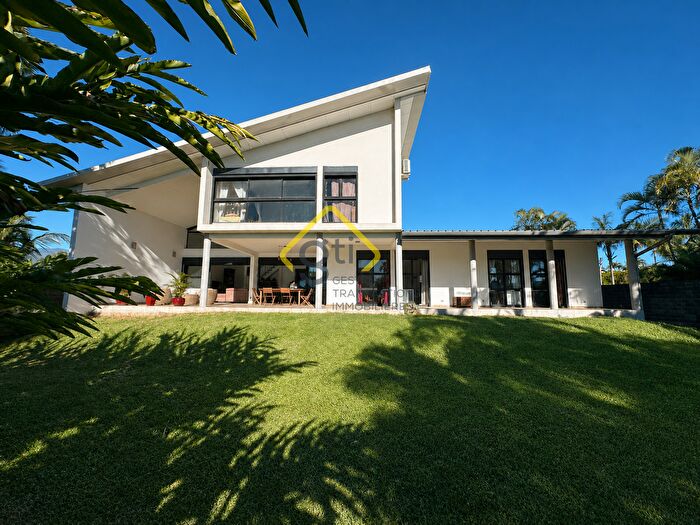 Maison 7 pièces à Saint-Benoît, Bourbier les Bas, à vendre