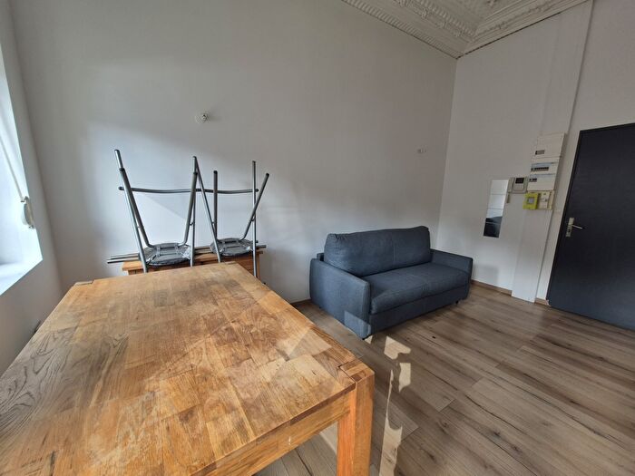 Saint-Amand-les-Eaux, Centre-ville : Appartement 1 pièce à louer