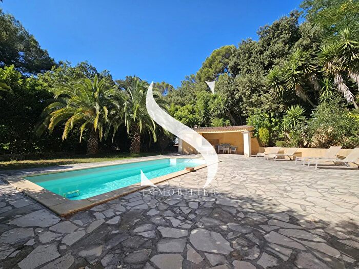 Appartement à vendre - Mougins, Le Colombier, Colombe, Cabrières, Le Bordé - 3 pièces - 2 chambres