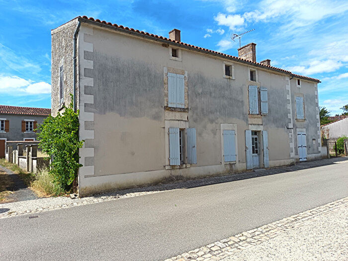 Maison 6 pièces à Bouillé-Courdault, à vendre