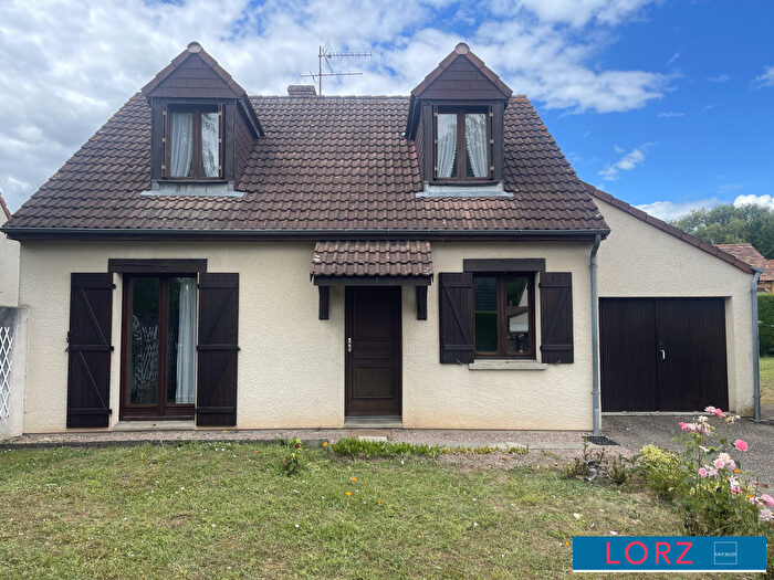 Bourges, Asnières : Maison 4 pièces à vendre