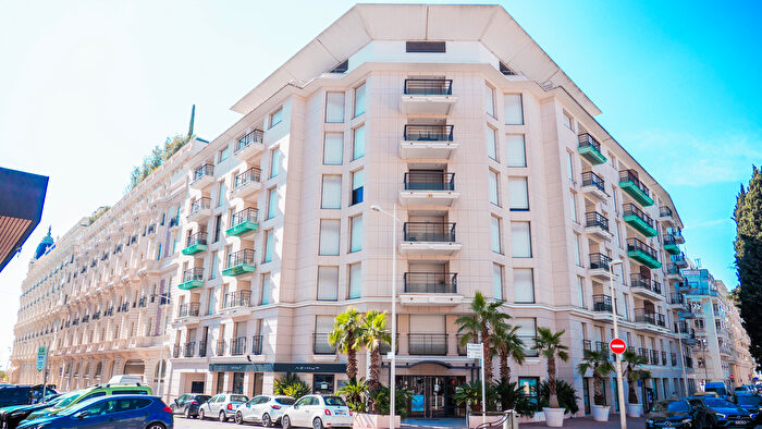Appartement à vendre - Cannes, Centre-ville - 2 pièces - 1 chambre