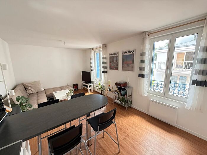 Appartement 2 pièces à vendre à Clamart, Centre-ville