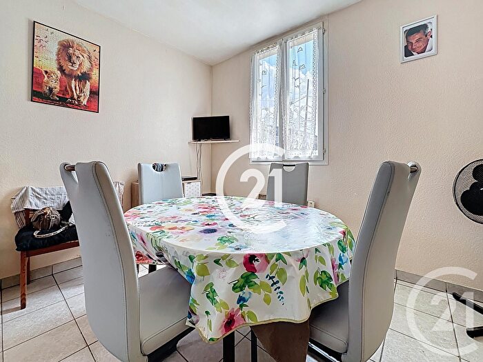 Maison à vendre - Châteaubernard - 2 pièces - 1 chambre