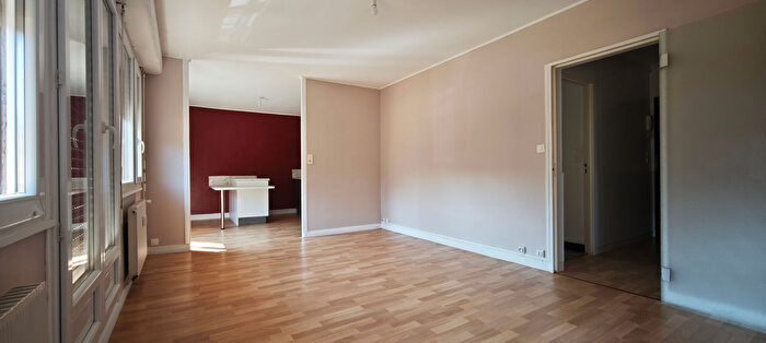 Charleville-Mézières, Gare : Appartement 3 pièces à louer