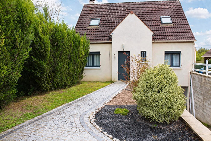 Maison à vendre - Issou - 6 pièces - 4 chambres