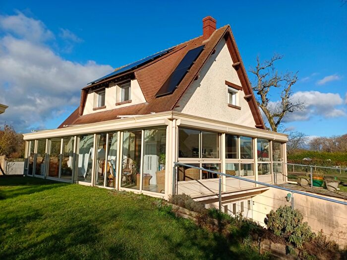 Maison à vendre - Sacquenville - 5 pièces - 3 chambres