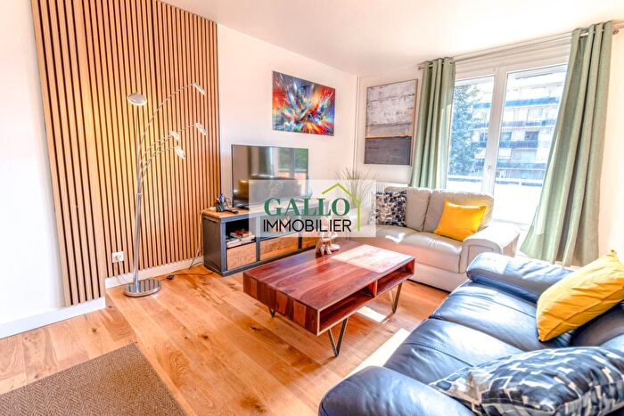 Appartement 4 pièces à vendre à Bourgoin-Jallieu, Libération, Barbusse