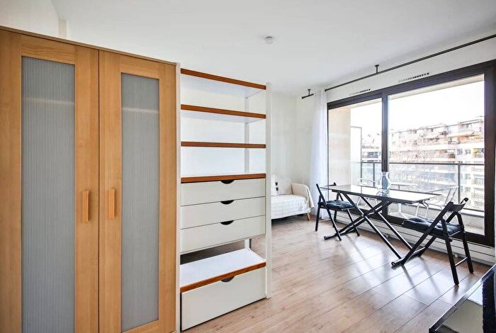 Appartement à louer - Ternes-Maillot, Paris ème arrondissement - 1 pièce