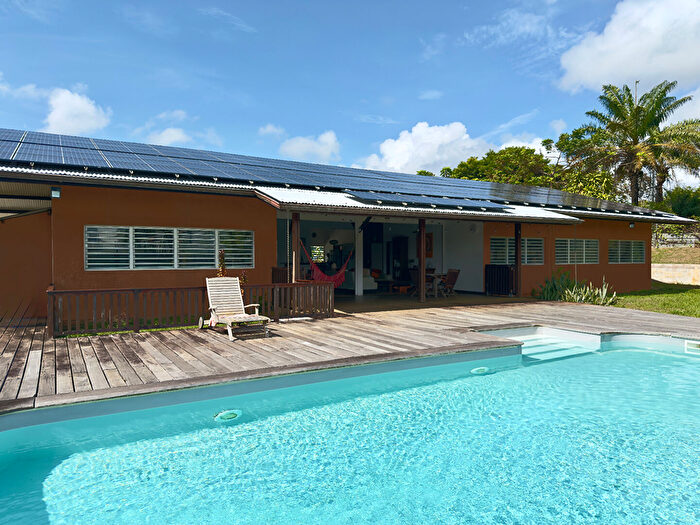 Maison à vendre - Remire-Montjoly - 6 pièces - 5 chambres