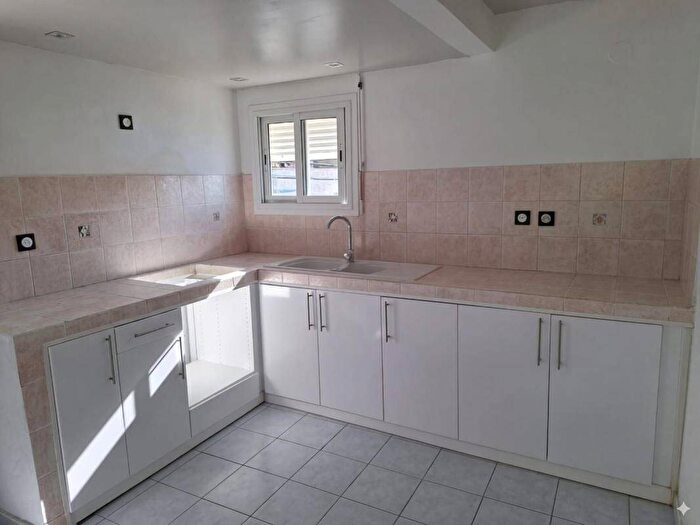 Appartement à louer - Les Abymes - 3 pièces - 2 chambres