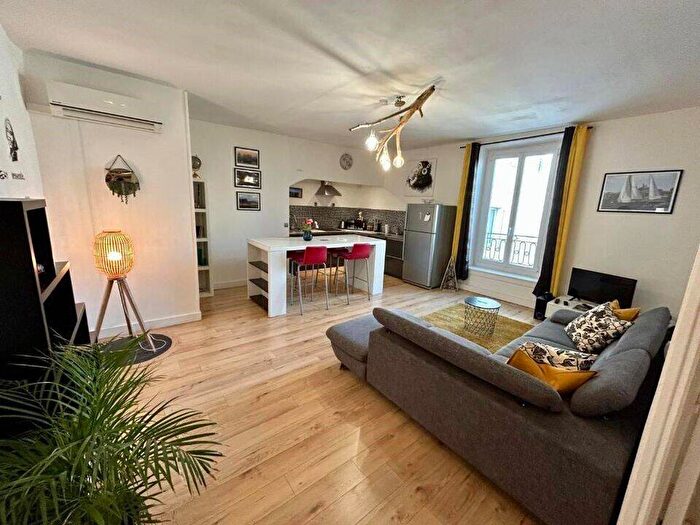 Appartement à louer - Le chapitre, Marseille er arrondissement - 2 pièces - 1 chambre