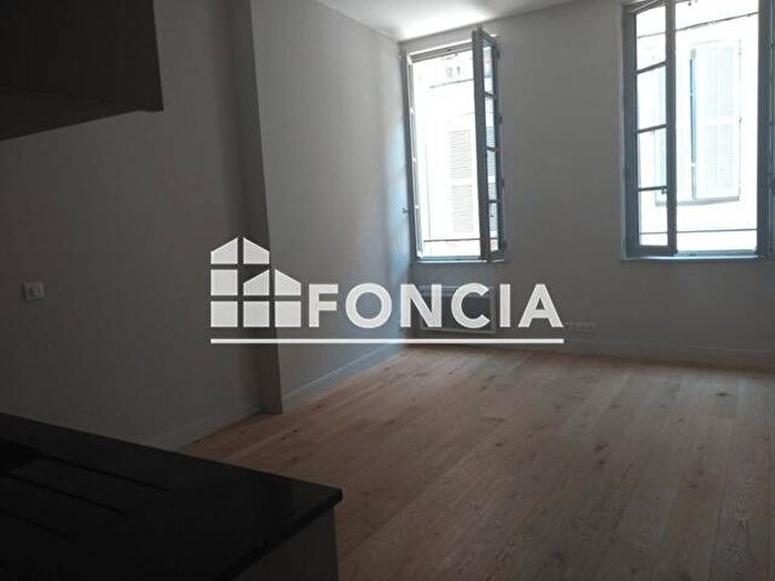 Appartement à louer - Zone Pietonne, Avignon - 3 pièces - 2 chambres