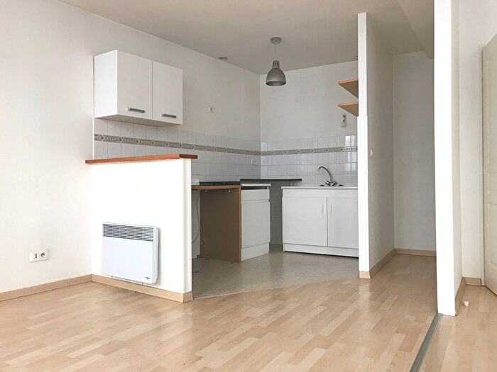 Appartement à louer - Cognac, Centre-ville, Gare - 2 pièces - 1 chambre