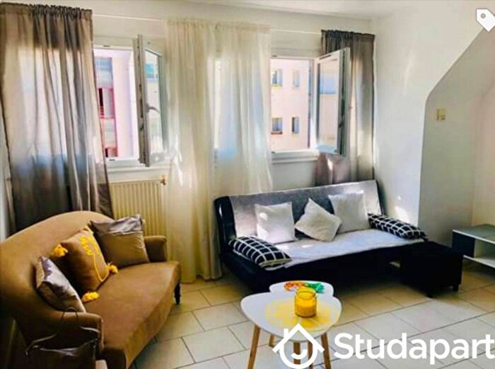 Appartement à louer - Vieux Marché-Cathédrale, Rouen - 3 pièces - 2 chambres