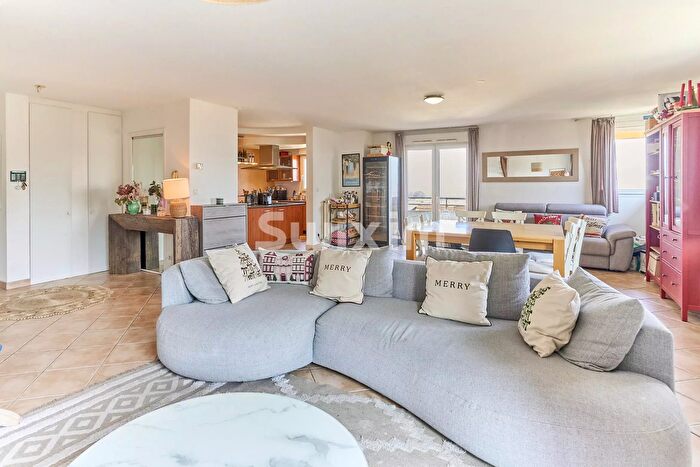 Appartement à vendre - Collonges-sous-Salève - 5 pièces - 4 chambres