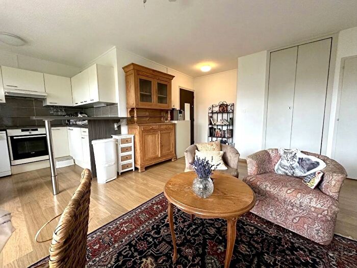 Appartement à louer - Divonne-les-Bains - 2 pièces - 1 chambre