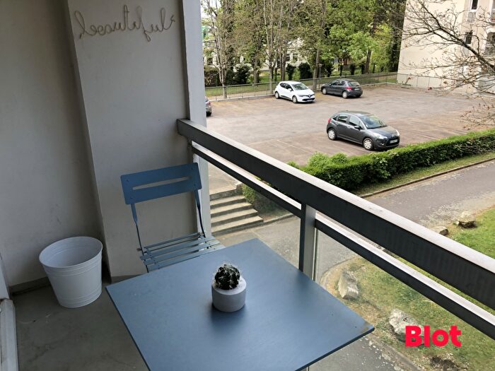 Appartement à louer - Quartiers Nord-Ouest, Villejean - 1 pièce