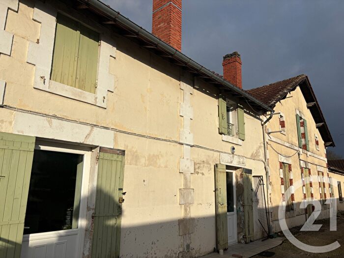 Maison à vendre - Montpon-Ménestérol - 9 pièces - 4 chambres