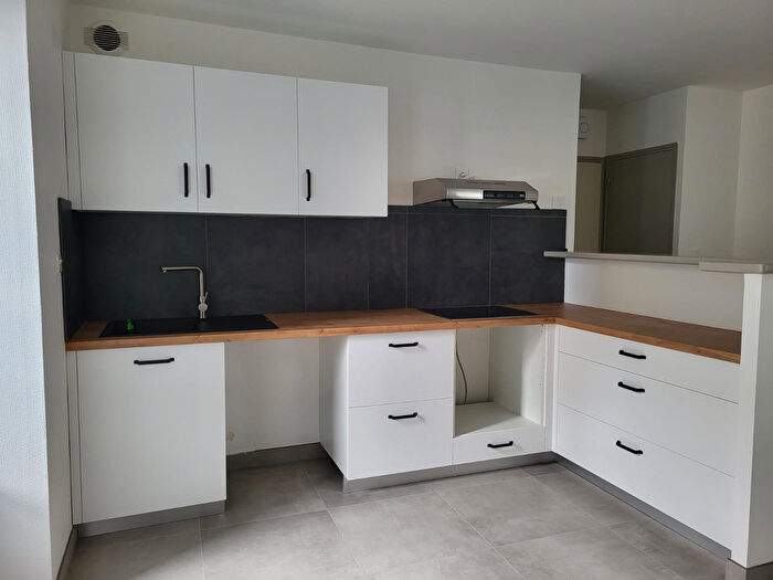 Saint-Aubin-du-Cormier - Appartement 5 pièces à louer