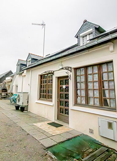 Maison à vendre - Briollay - 5 pièces - 3 chambres