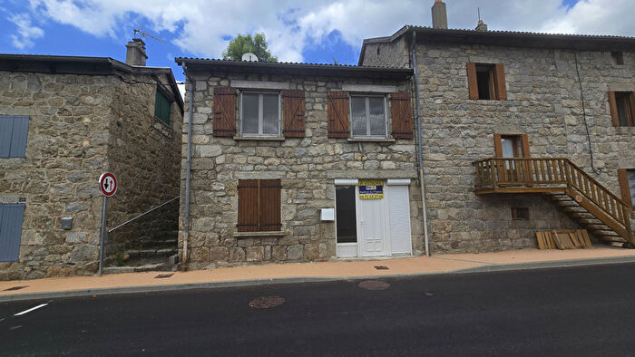 Maison à vendre - Saint-Julien-Labrousse - 4 pièces - 2 chambres