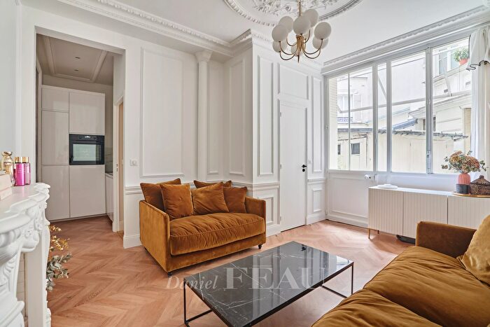 Paris 7ème, Champ de Mars - Appartement 2 pièces à vendre